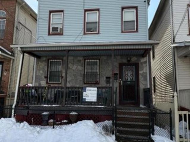 744 Trumbull St, Elizabeth City, NJ 07201