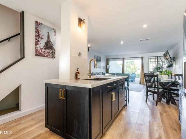 744 Tuolumne Ave, Thousand Oaks, CA 91360