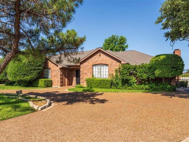 7454 Queensbury Cir, Fort Worth, TX 76133