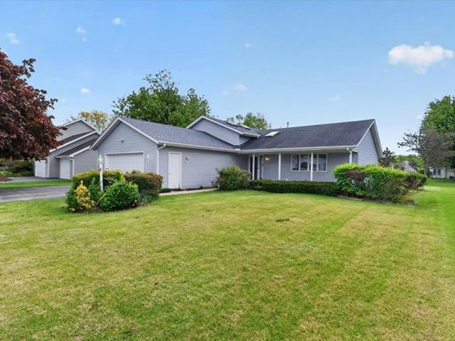 7455 Bermuda Dr, Rockford, IL 61108