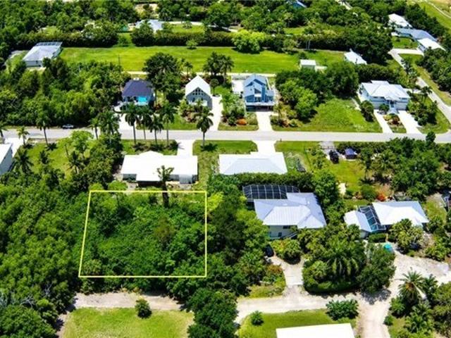 7455 Georgiana Dr, Bokeelia, FL 33922