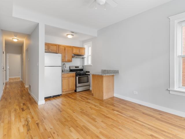 7456 N Greenview Ave, Unit 3C, Chicago, IL 60626 | Compass