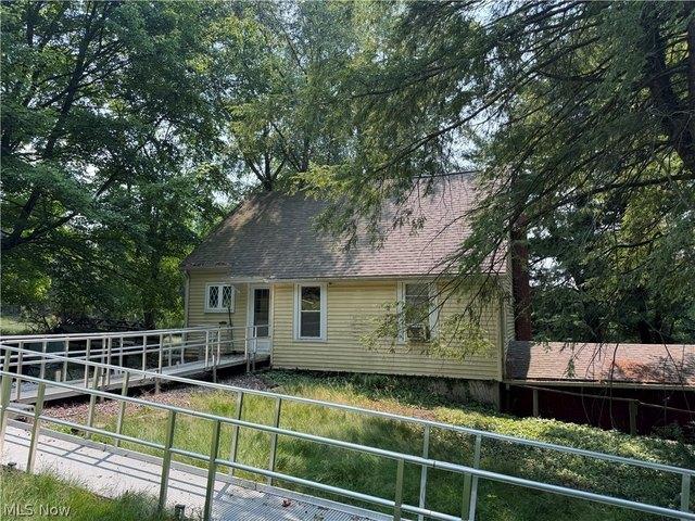 7456 Chagrin Rd, Chagrin Falls, OH 44023
