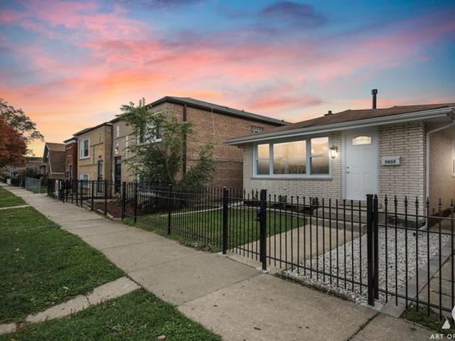 7457 W 64th St, Summit, IL 60501