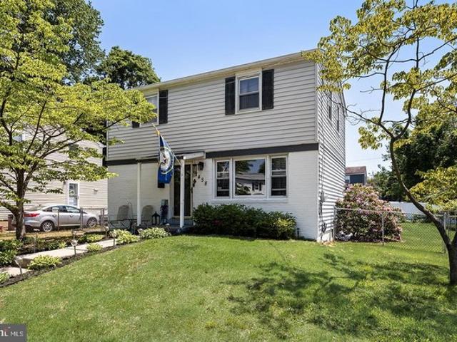 7458 Collins Ave, Pennsauken, NJ 08109