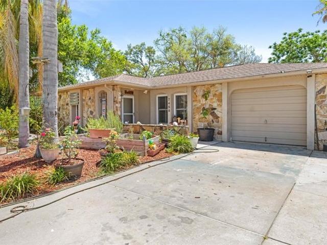 7458 Gates Cir, Spring Hill, FL 34606