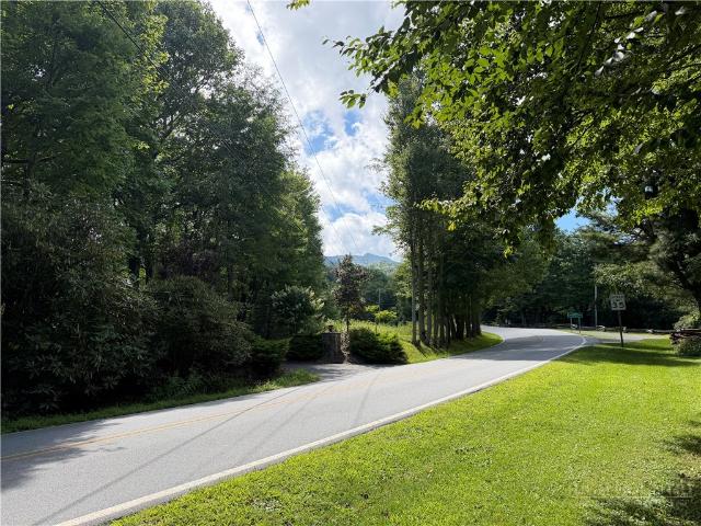 7458 US Highway 221