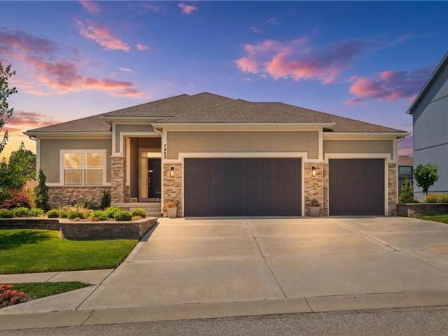 7450 NW Douglas Court