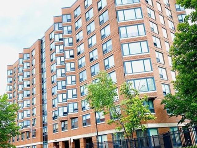 7450 N Rogers Ave, Chicago, IL 60626