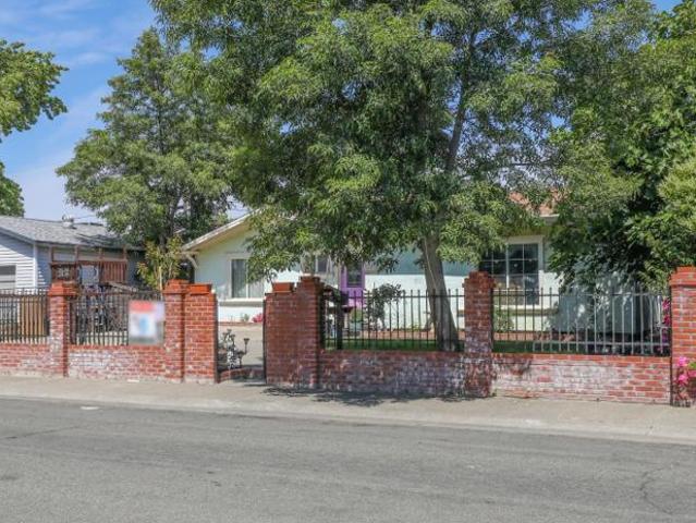 7451 Red Willow St, Sacramento, CA 95822