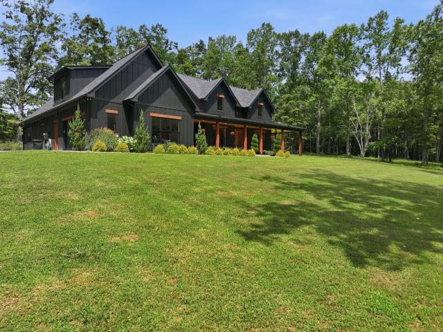 7451 Sleepy Hollow Rd