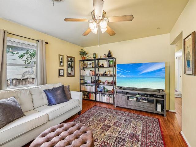 7452 Meadowcrest Drive