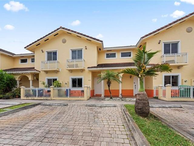 7452 NW 178th St, Hialeah, FL 33015
