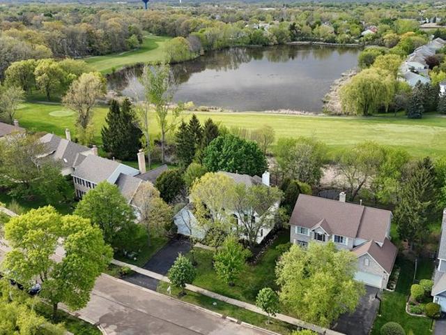 7452 Bittersweet Dr, Gurnee, IL 60031