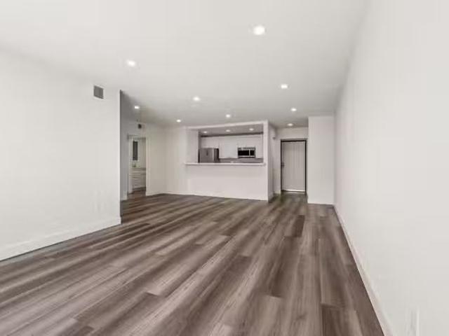 7453 Haskell Ave, Unit 9 Condos in Los Angeles, CA