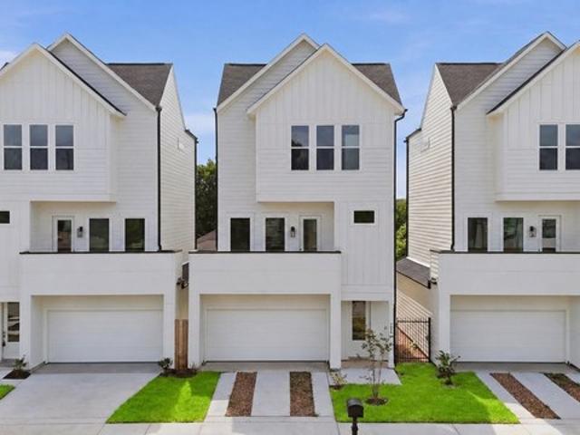 7453 LA Salette St, Houston, TX 77021