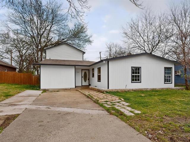 745 Clearwood Drive