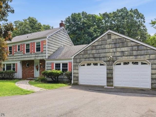 745 Backhus Estate Rd, Lebanon, NJ 08826