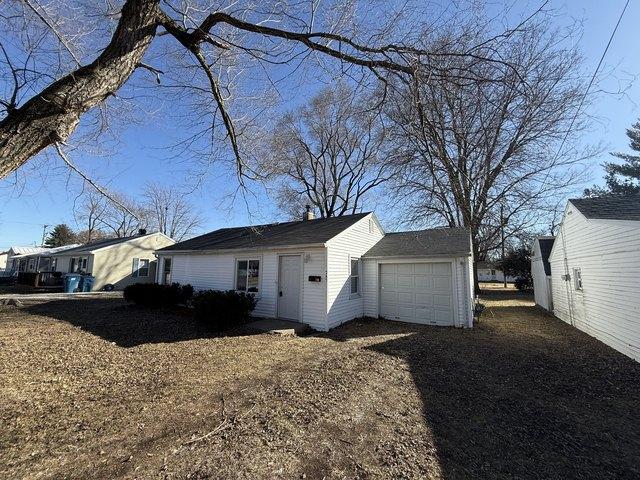 745 E Oak St, Watseka, IL 60970