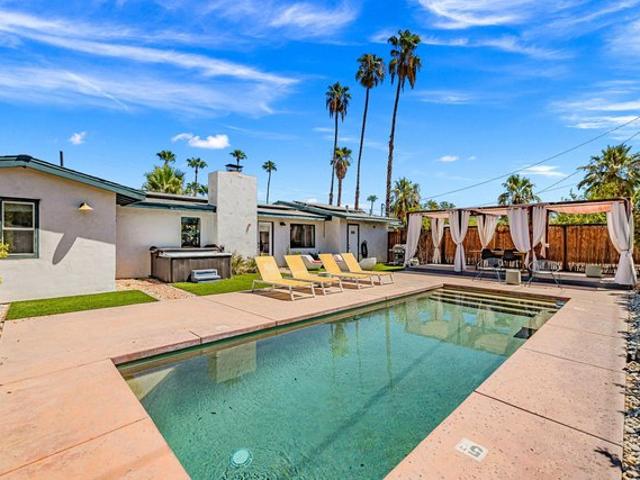 745 E Sunny Dunes Rd, Palm Springs, CA 92264