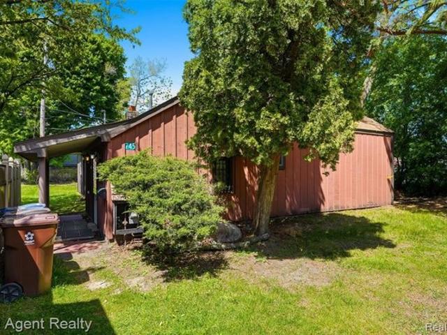 745 Karmada St, Plymouth, MI 48170
