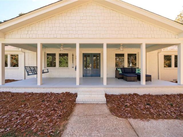 745 Honeysuckle Road