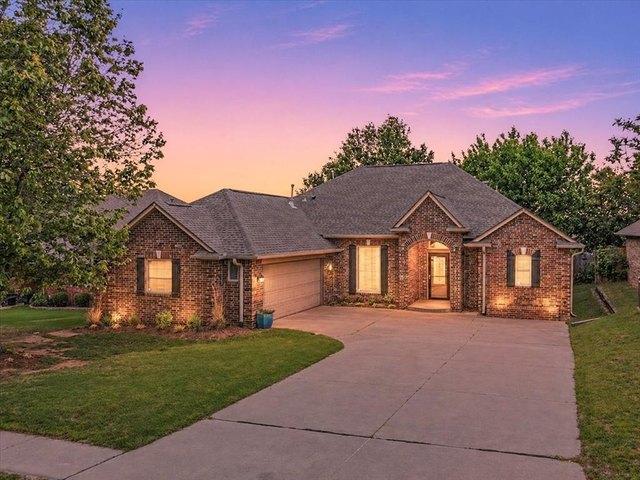 745 Martina Ln, Edmond, OK 73034