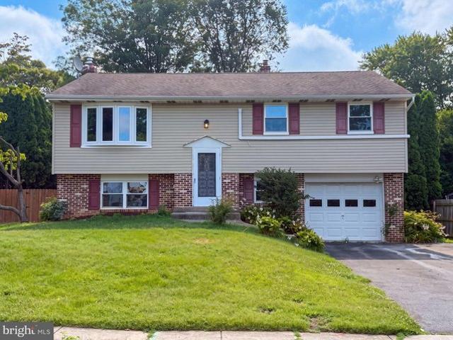 745 Pomander Ave, Reading, PA 19606