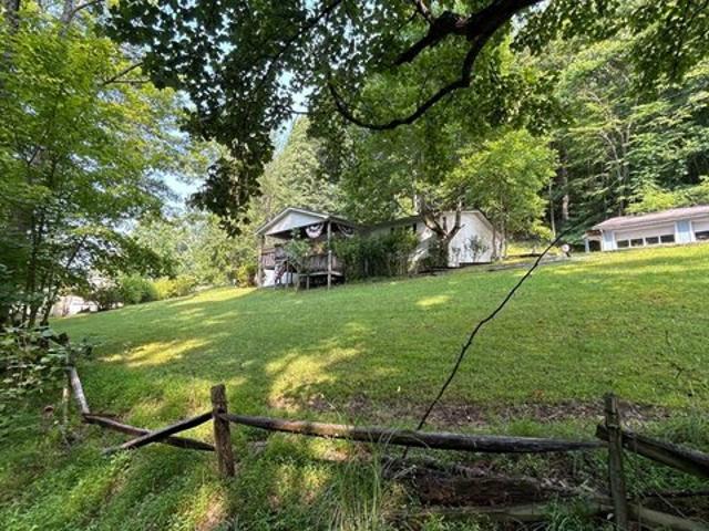 745 Plum Run Rd, Grafton, WV 26354