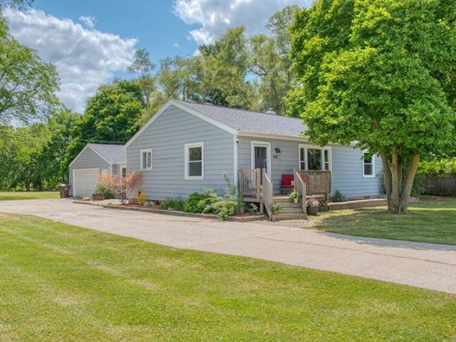 745 Raymond Rd, Owosso, MI 48867
