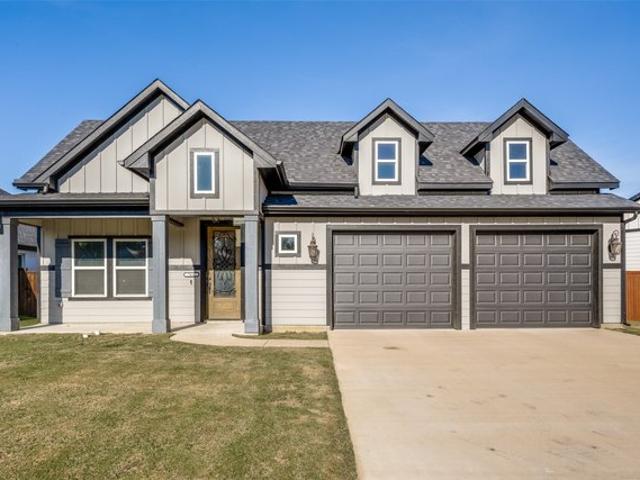 745 River Oak Way, Lake Dallas, TX 75065