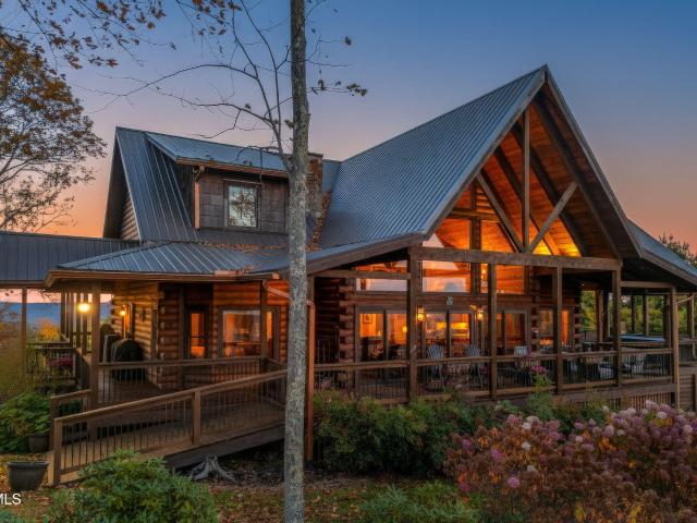 7464 Callalantee Drive