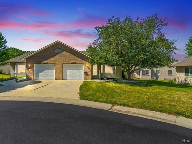 7464 Diane Ct, Swartz Creek, MI 48473