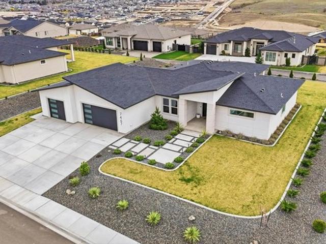 7467 W 22nd, Kennewick, WA 99338