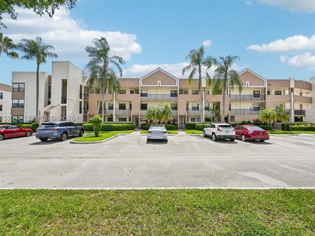 7468 Fairfax Dr Unit 302, Tamarac, FL 33321