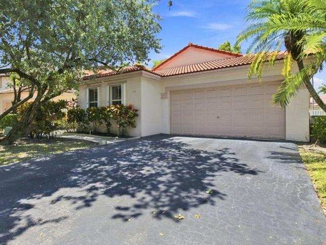 7460 NW 1st Mnr, Plantation, FL 33317