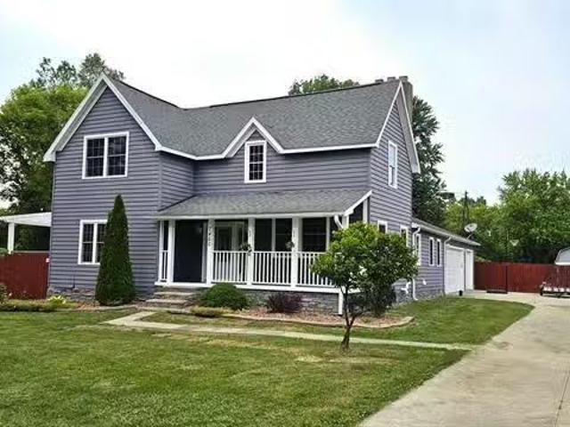 7460 COLDWATER RD, FLUSHING, MI 48433 Single Family Residence.