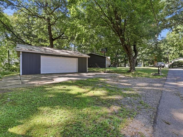 7460 Pine Ridge Drive