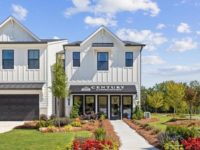 7461 Clover Ln, Flowery Branch, GA 30542