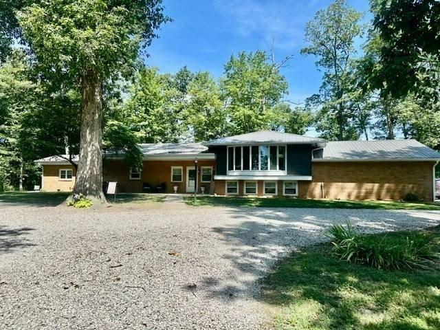 7462 E 1415th Ave, Robinson, IL 62454