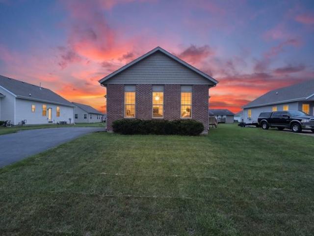 7463 Silo St, Machesney Park, IL 61115