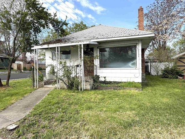 746 9th St, Clarkston, WA 99403