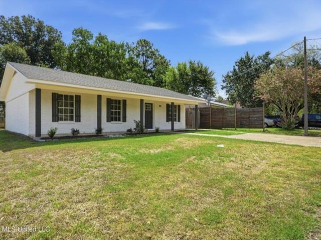 746 Clearmont Dr, Pearl, MS 39208