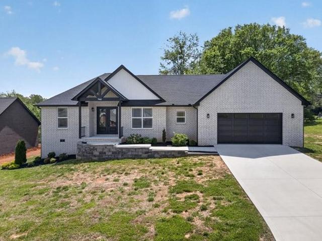 746 Blue Water Dr, Cookeville, TN 38506