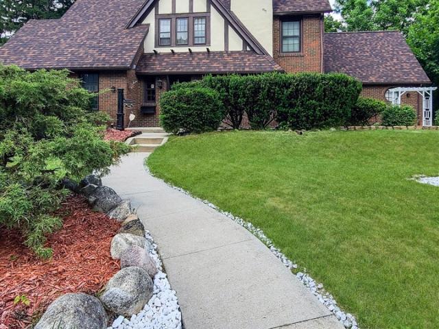 746 Oakridge Drive