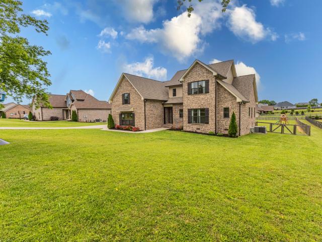 746 N Russell St, Portland, TN 37148 | Compass