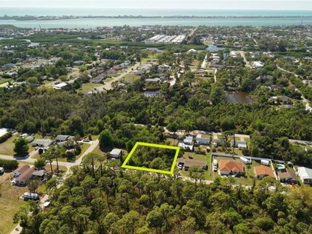 746 Palmetto St, Englewood, FL 34223
