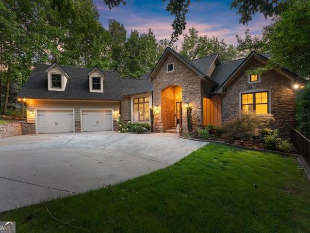 746 Plum Ln, Clarkesville, GA 30523