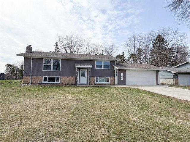 746 W Shore Dr, Worthington, MN 56187