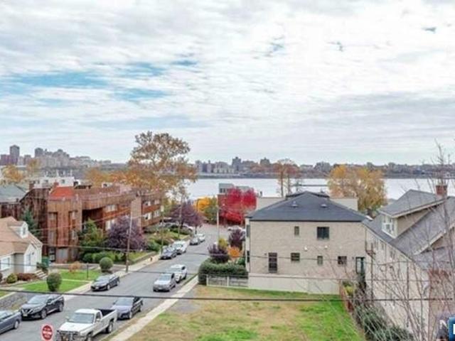 746A Undercliff Avenue, Edgewater, US, NJ